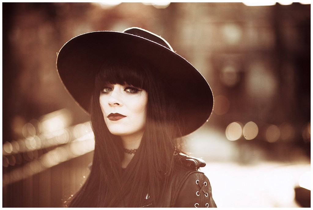 Do I wanna know? - Jag Lever - I Live