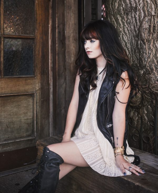 Waiting. - Jag Lever - I Live