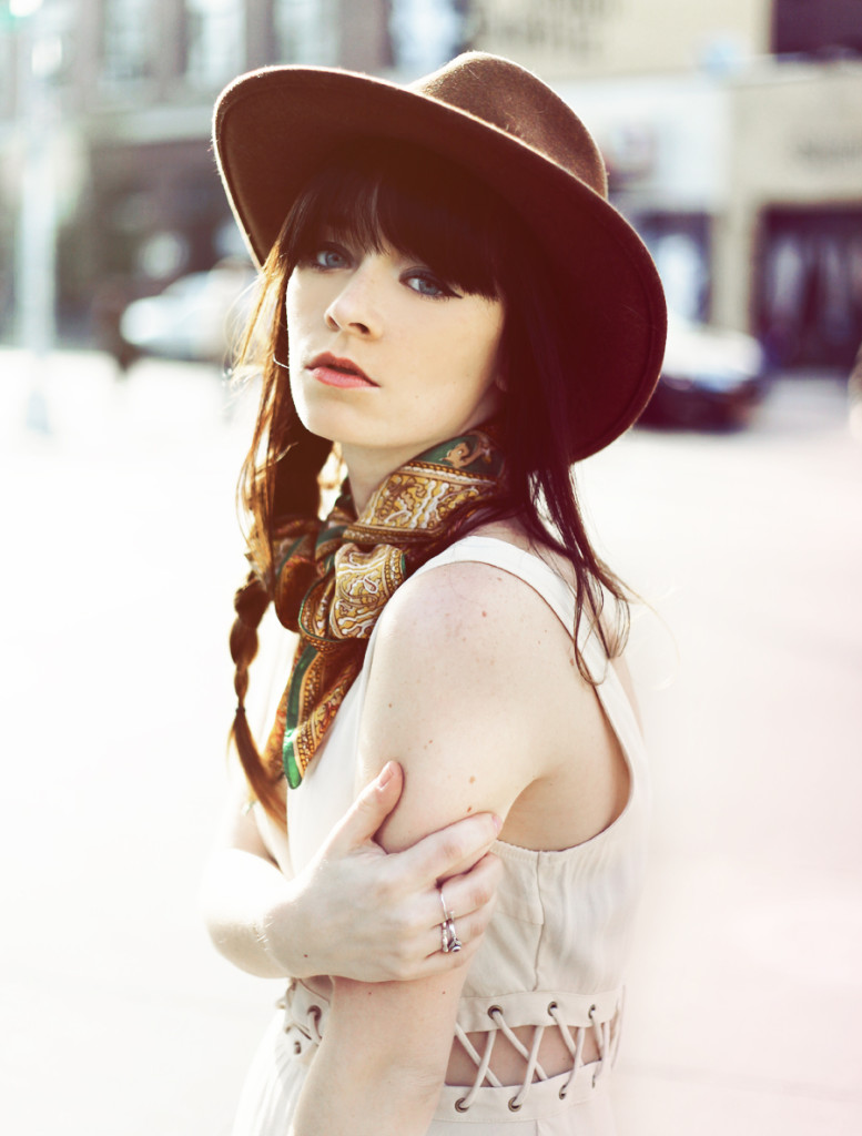 Velvet shoes. - Jag Lever - I Live