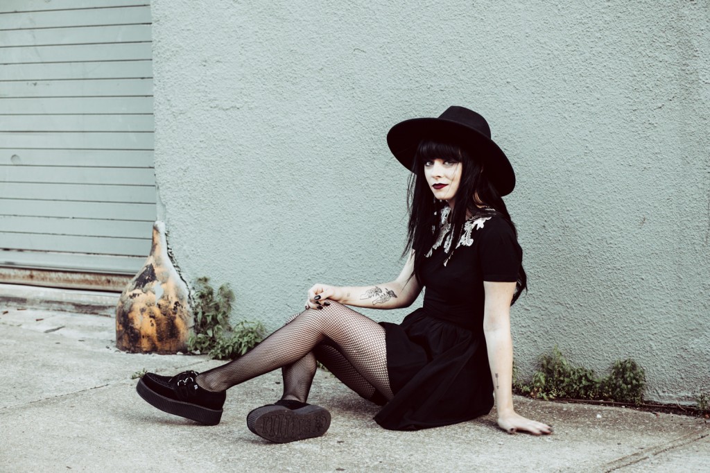 Modern Wednesday Addams. - Jag Lever - I Live